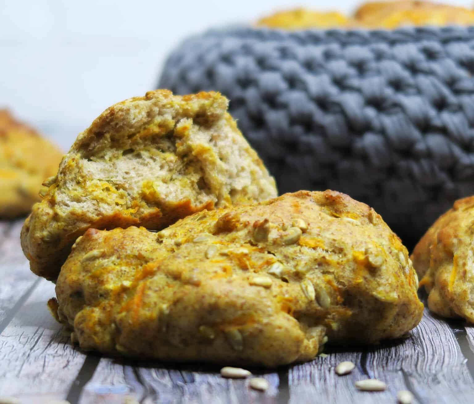 Gulerodsbrud - svampede, bløde og luftige med fuldkorn - Baregomad.dk